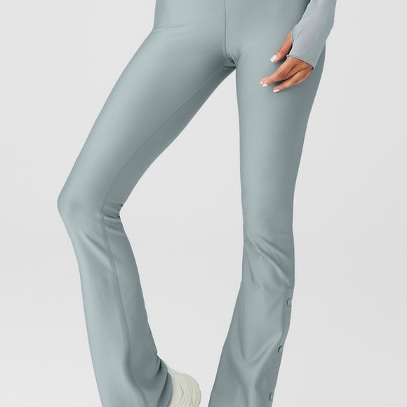 ALO Yoga | Other | Alo Airlift Long Sleeve Ballet Dream Bra Mefium ...